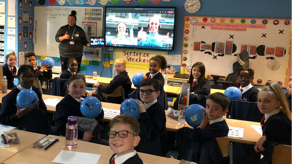 1000 PUMA footballs delivered to local primary schools