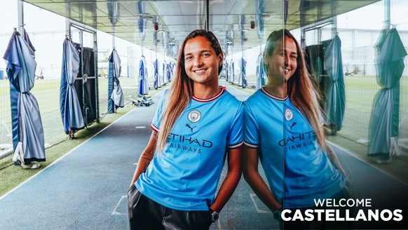 Ruby Mace's signing in pictures