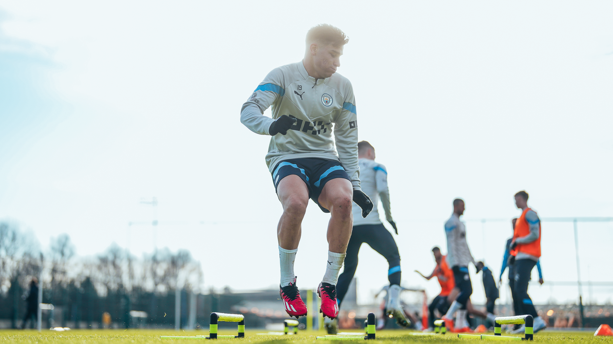 Training: Wolves warm-down