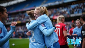 Ruby Mace's signing in pictures