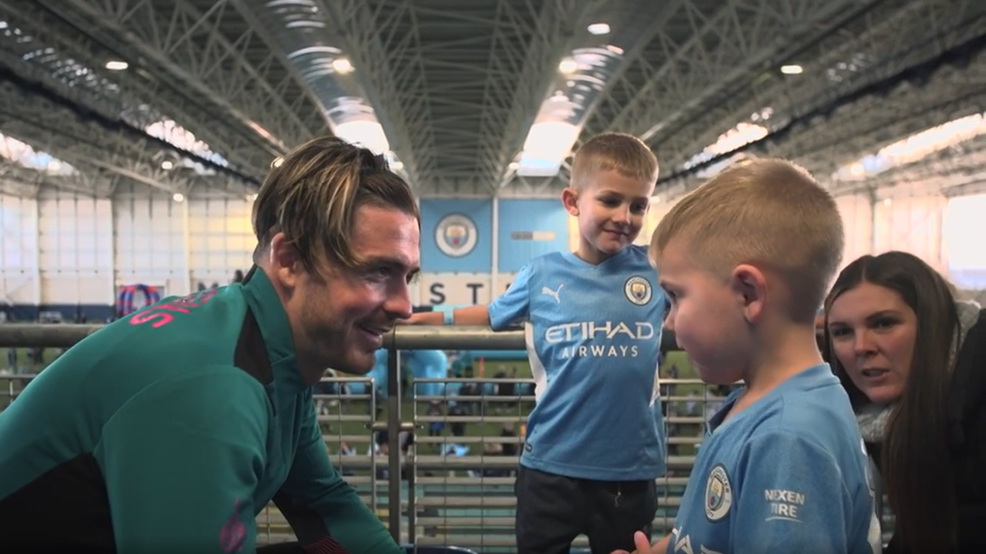 키즈 팬존에서 아이들을 깜짝 놀라게 한 그릴리쉬