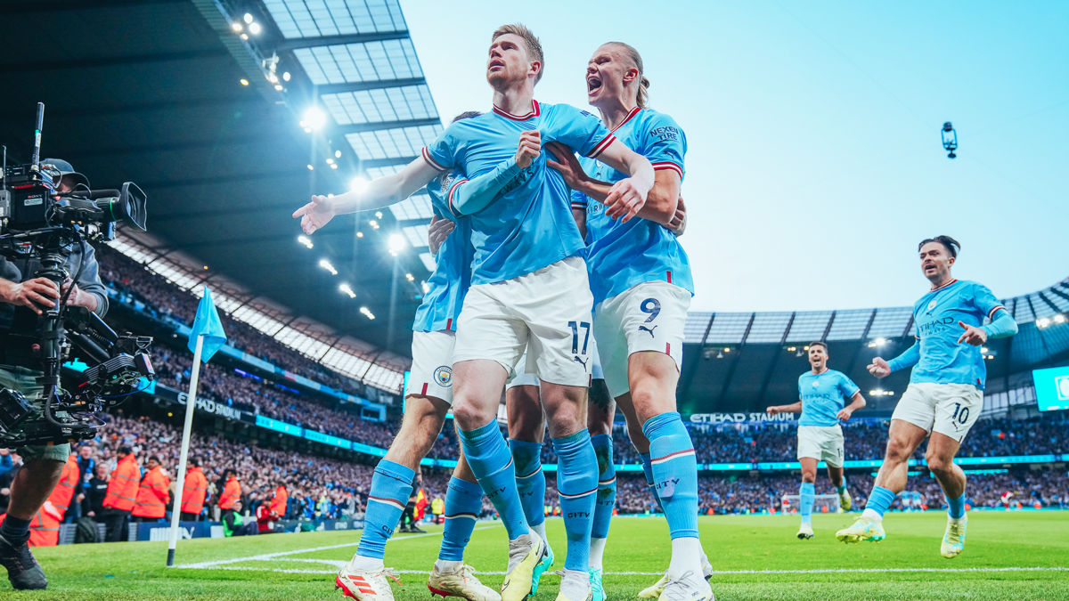 City move closer to top spot with emphatic win over Arsenal