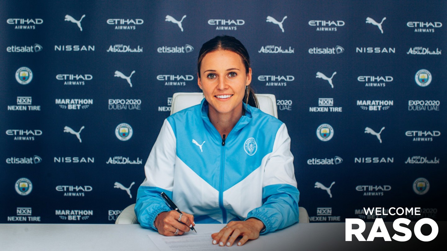 City sign Hayley Raso