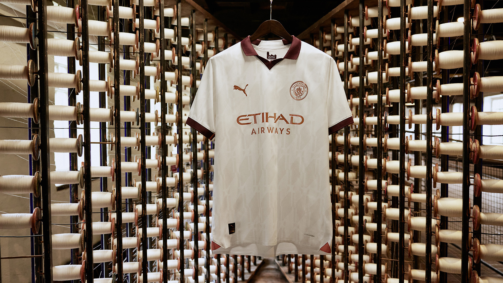 Behind the scenes: Away kit launch!