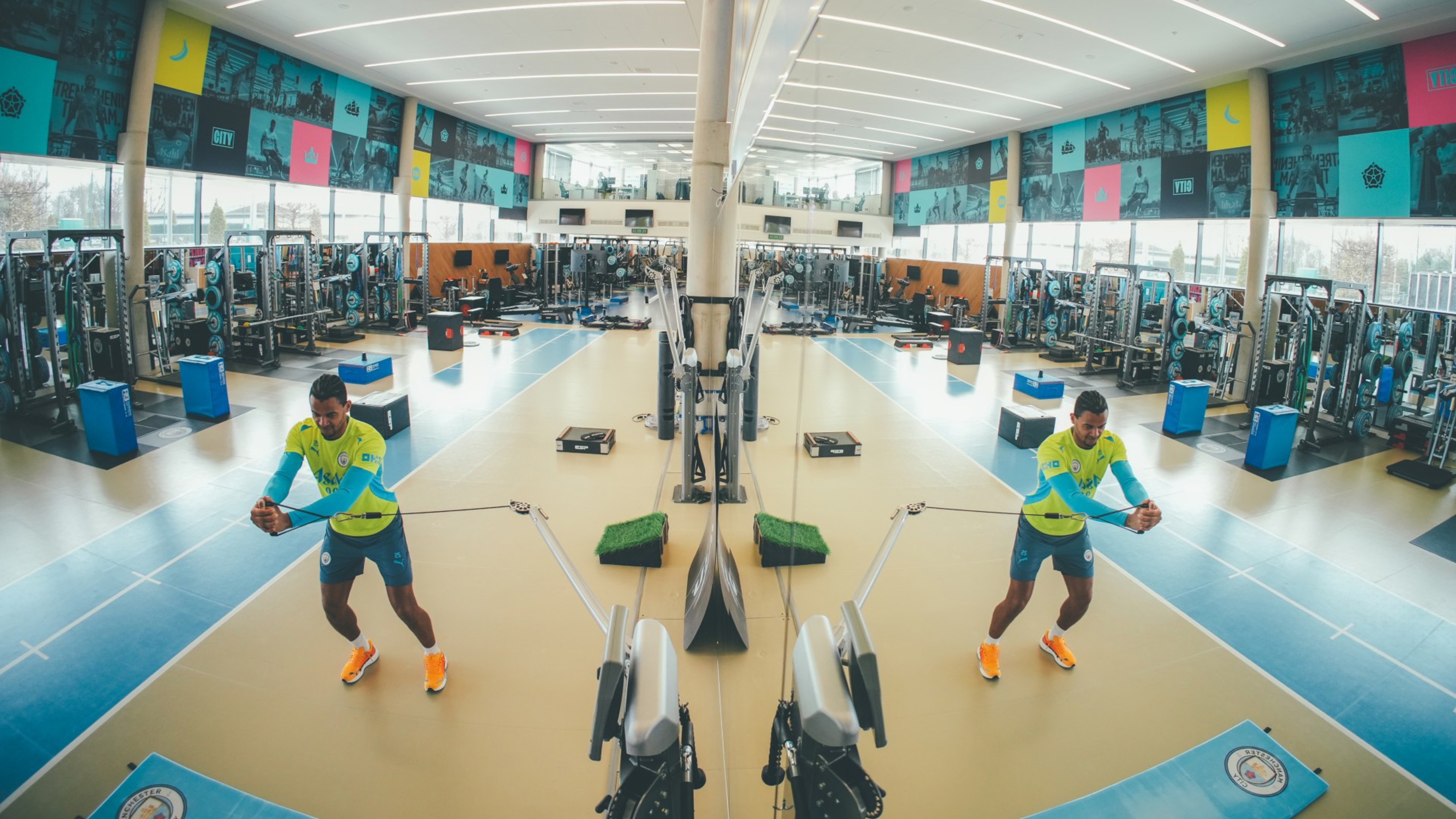 Gallery: Welcome back, Manu!