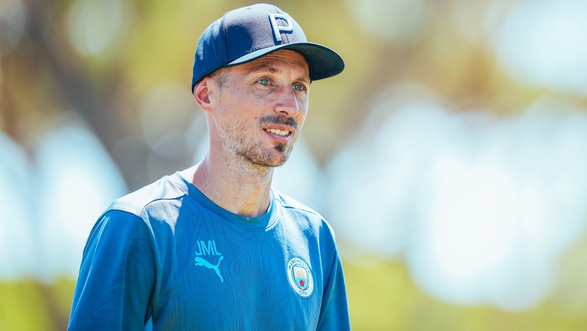 EDS & U18s training gallery: Hard work under blue skies