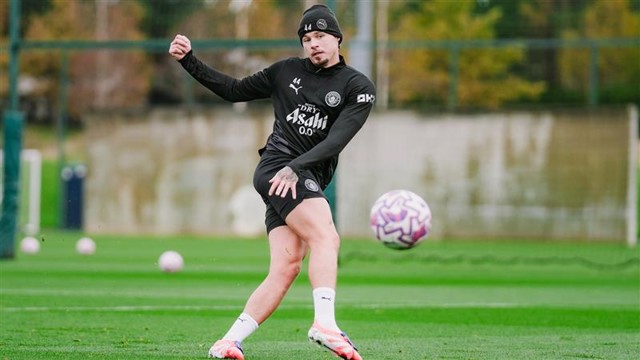 Phillips joins Sheffield United on loan