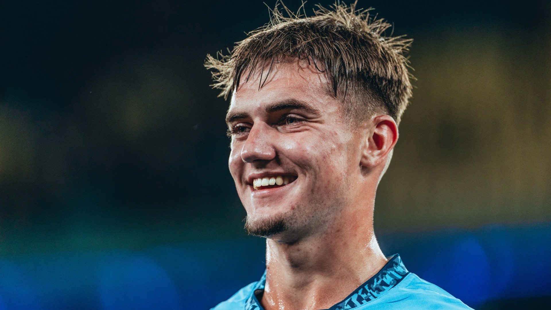 Wright signs for Norwich City