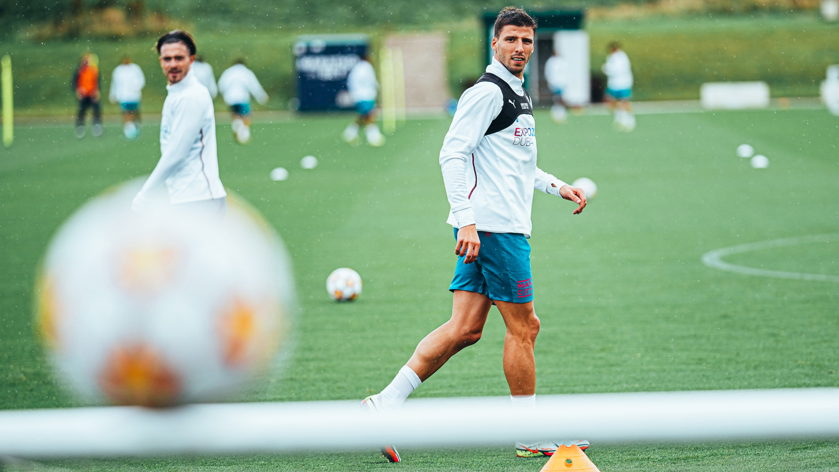 Training: City focused and ready for PSG test