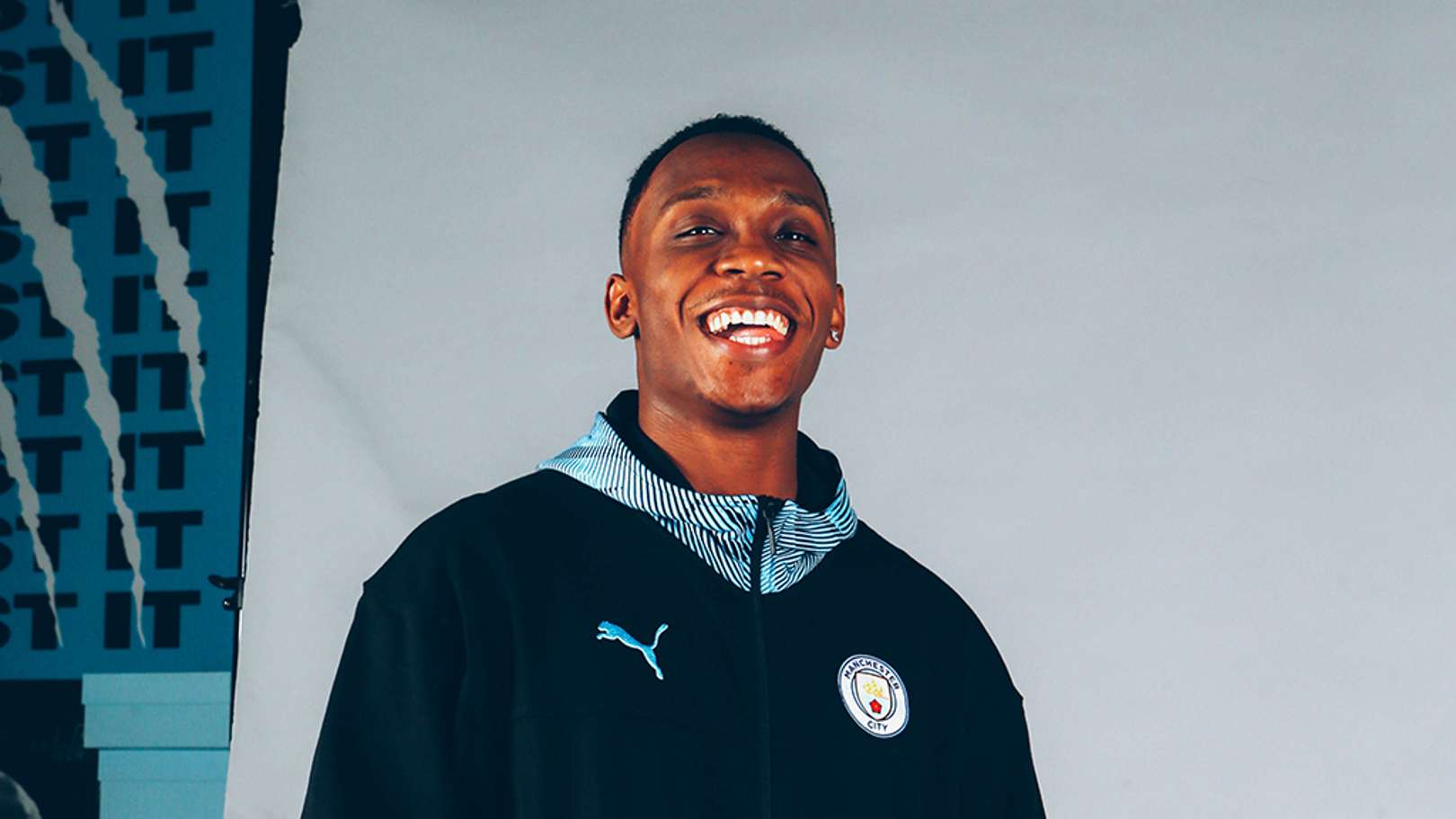 City signs esports star Pessoa