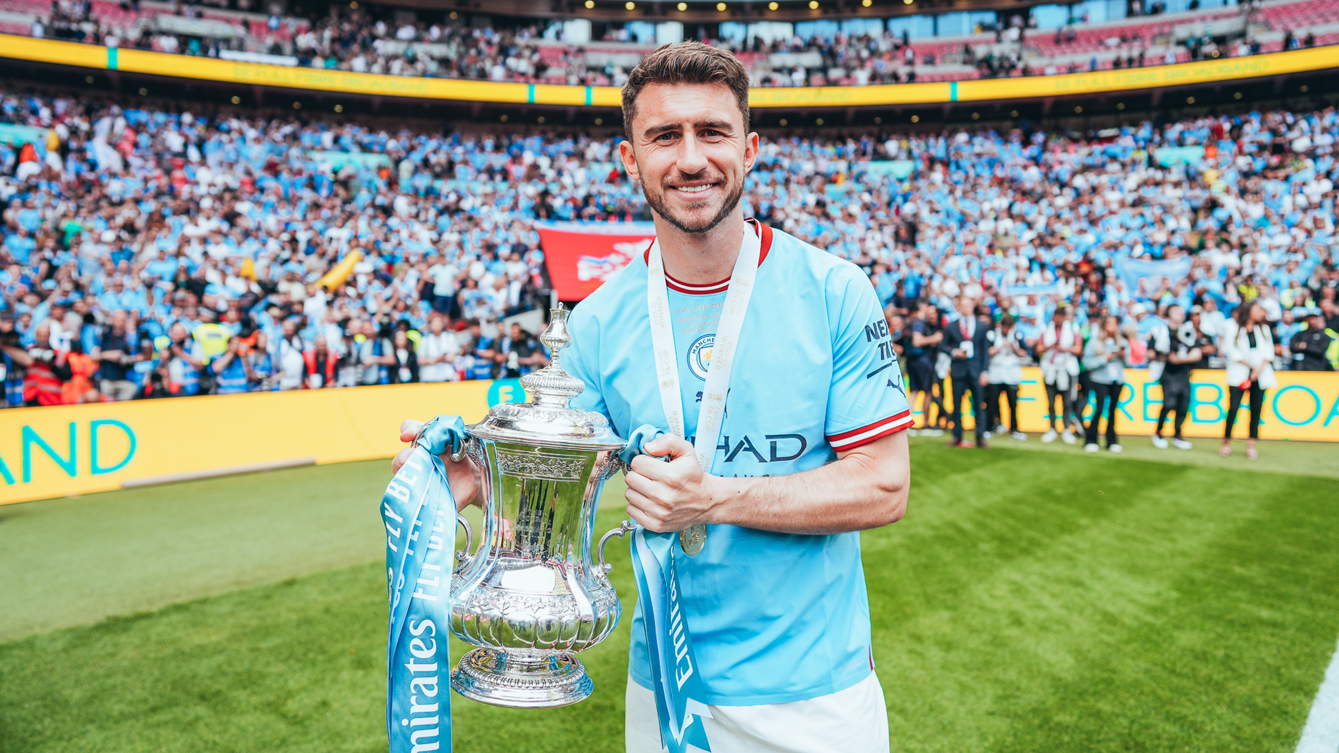 Gallery: 2022/23 FA Cup trophy lift!