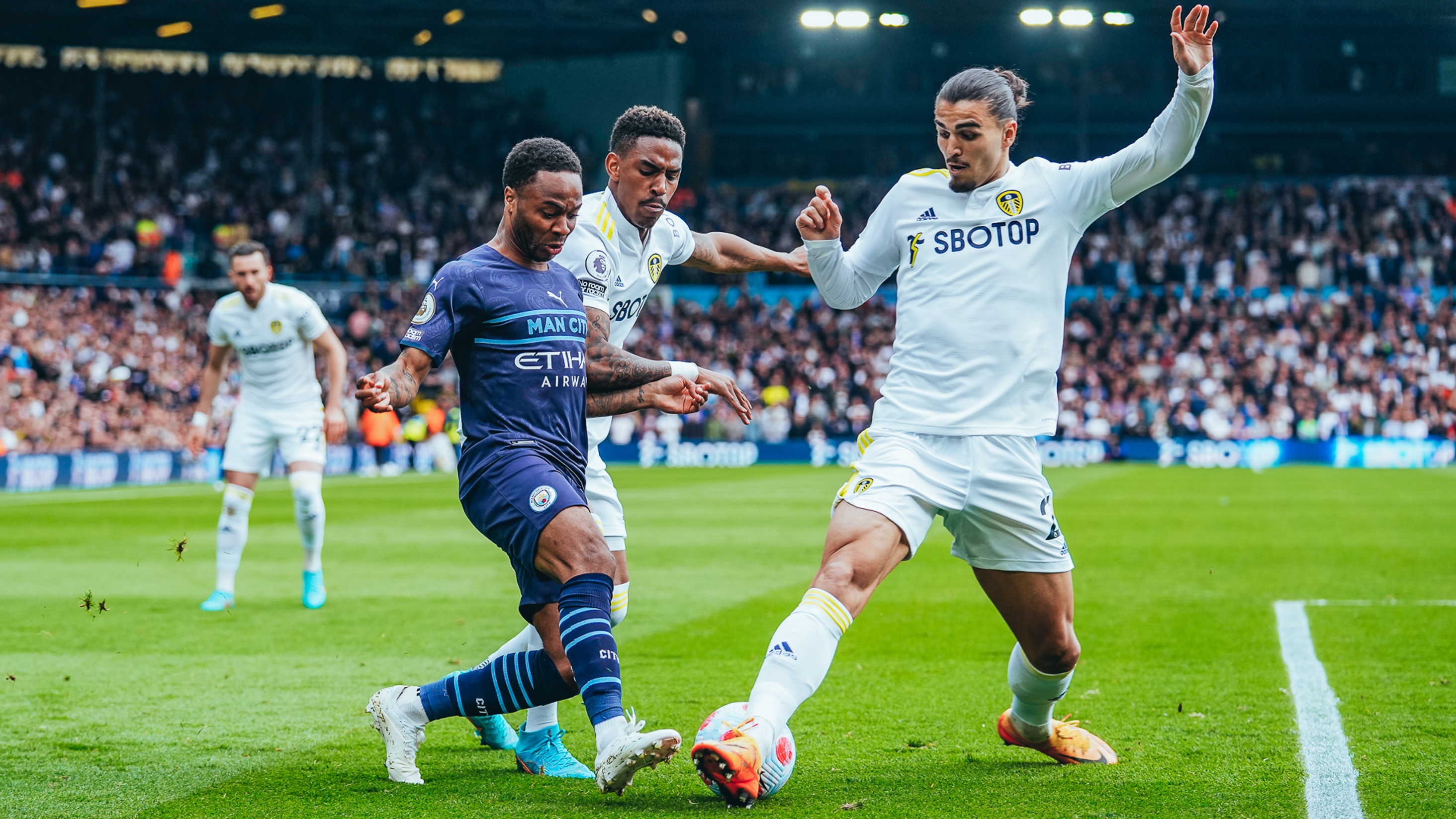 Match Gallery: City see off Leeds to go back top