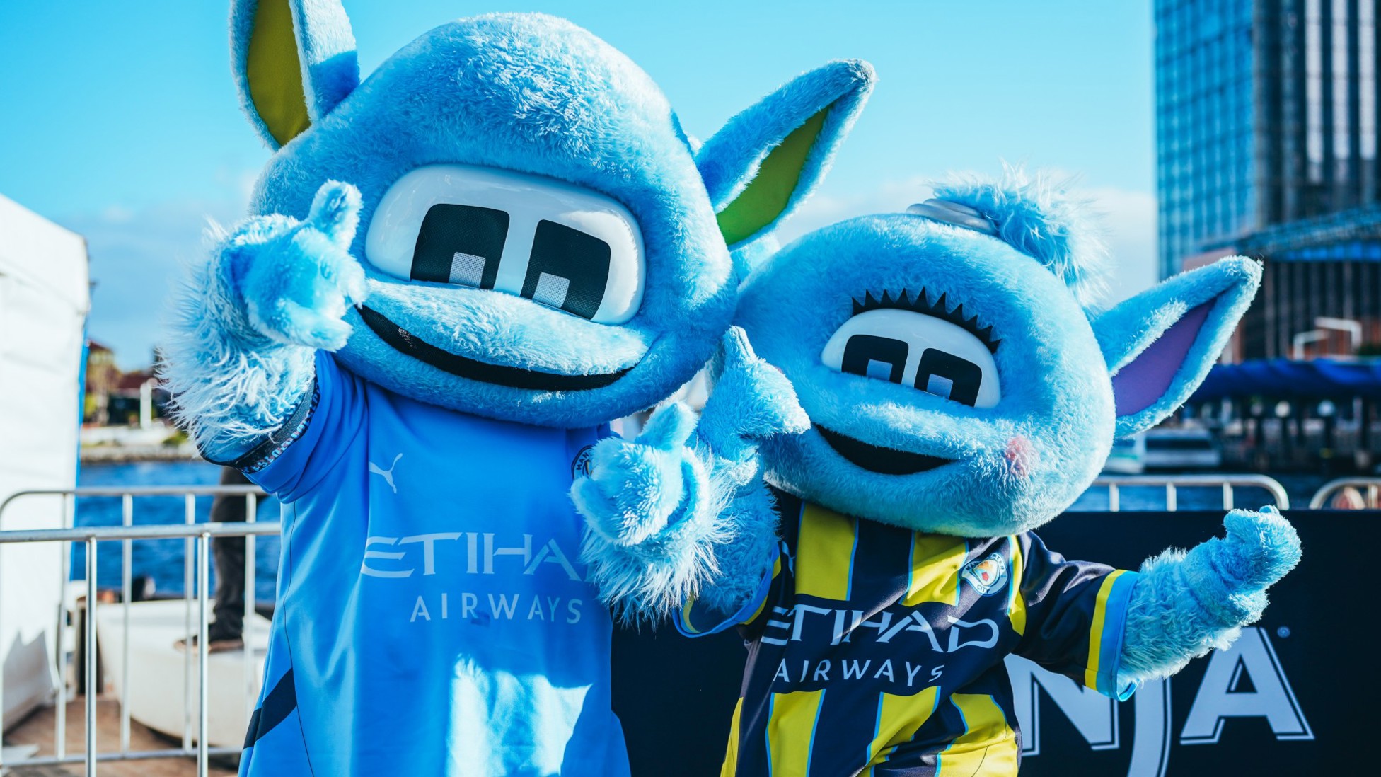 Gallery: Fans flock to central Perth to see our City stars!