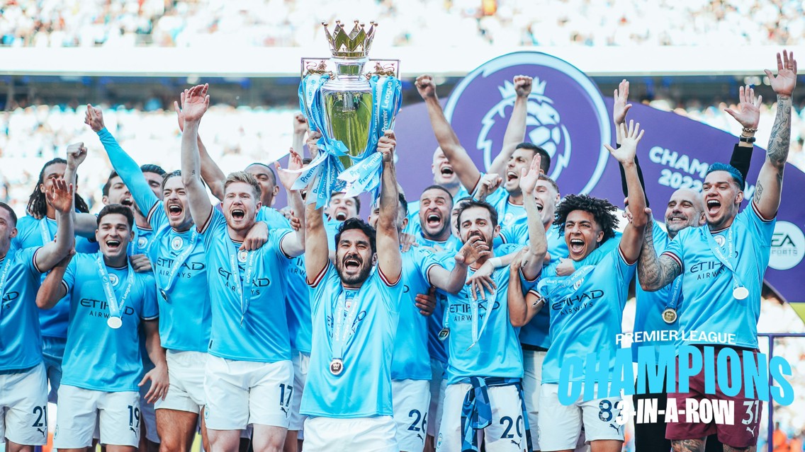 Gallery: 2022/23 Premier League trophy lift!