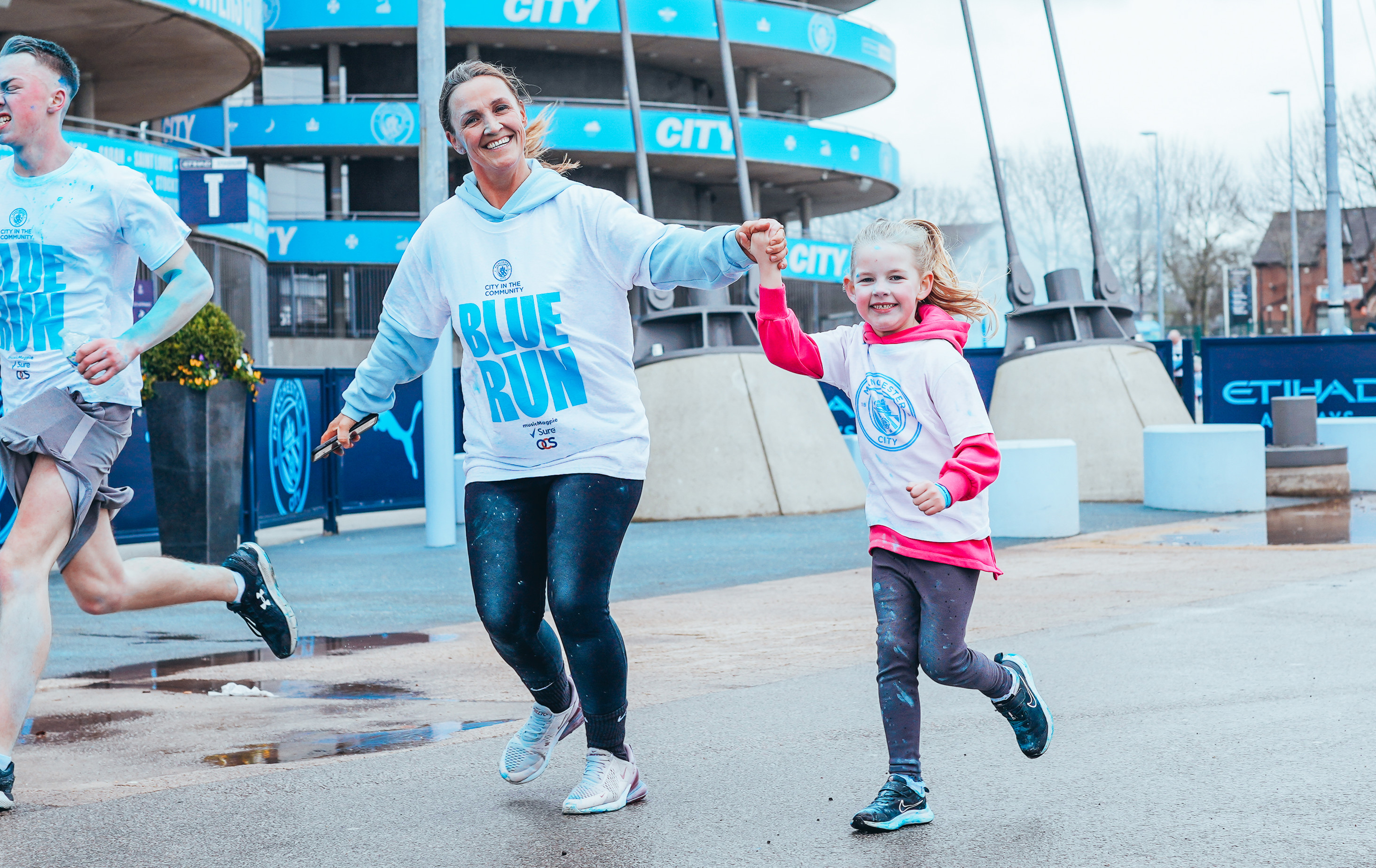 Blue Run raises thousands for club charity
