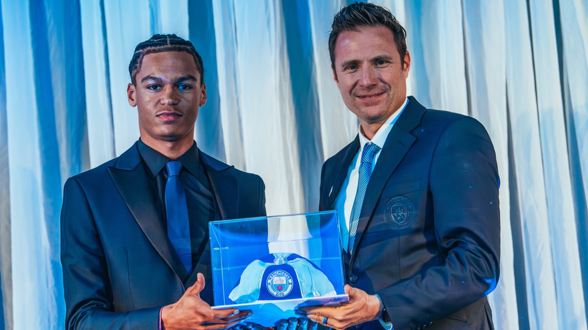 12 Academy players sign scholarships