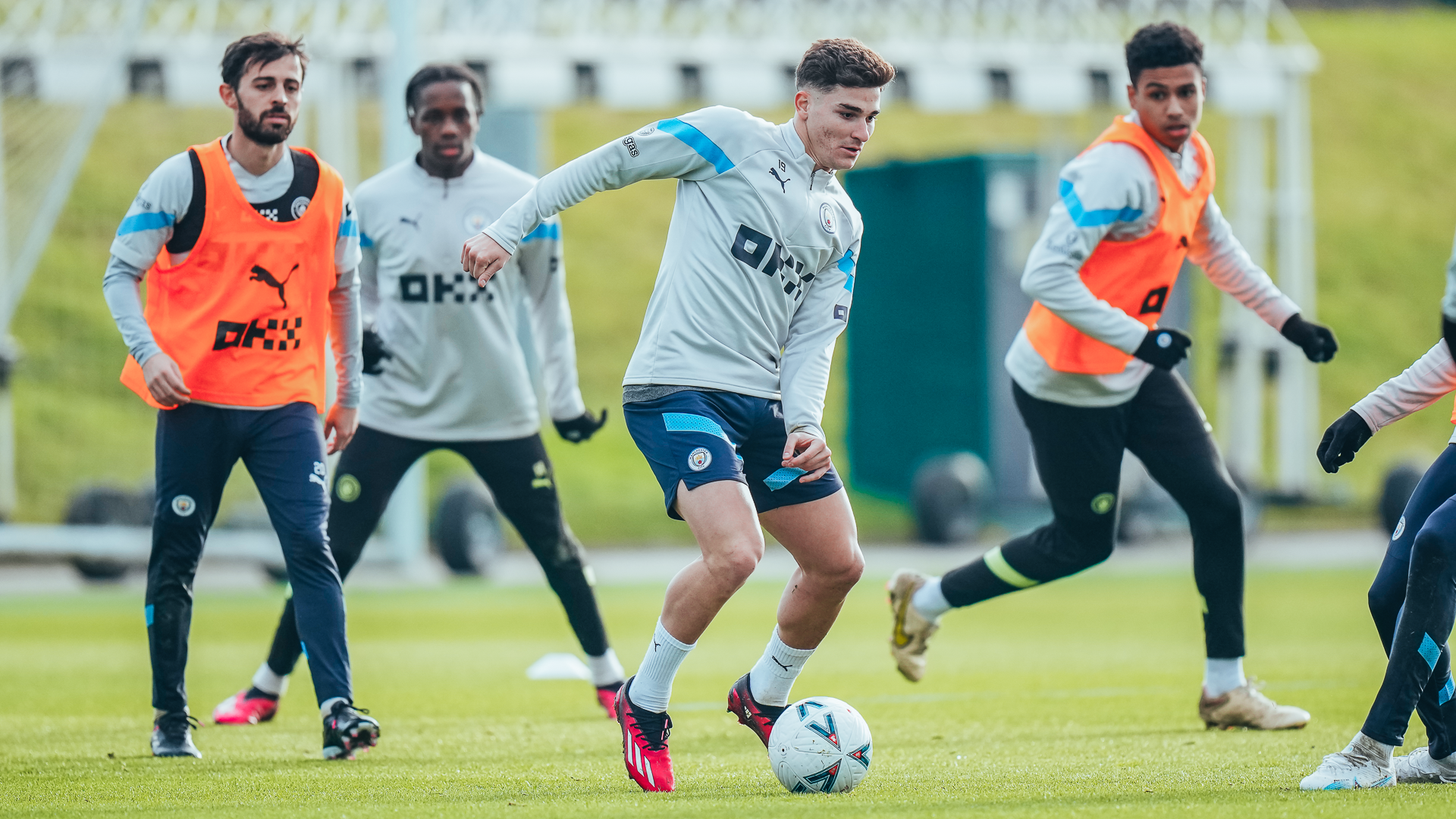 Training: Wolves warm-down