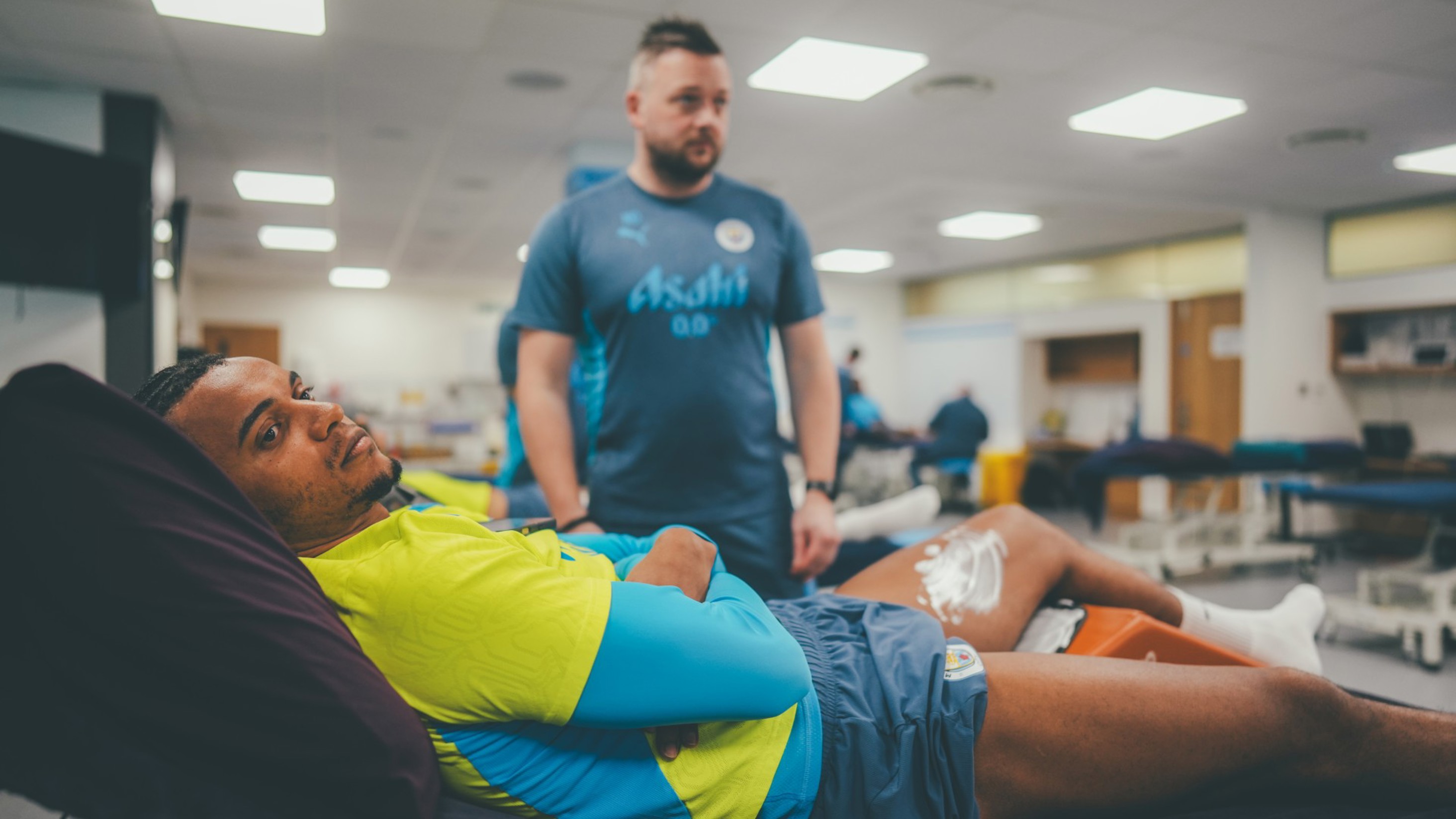 Gallery: Welcome back, Manu!