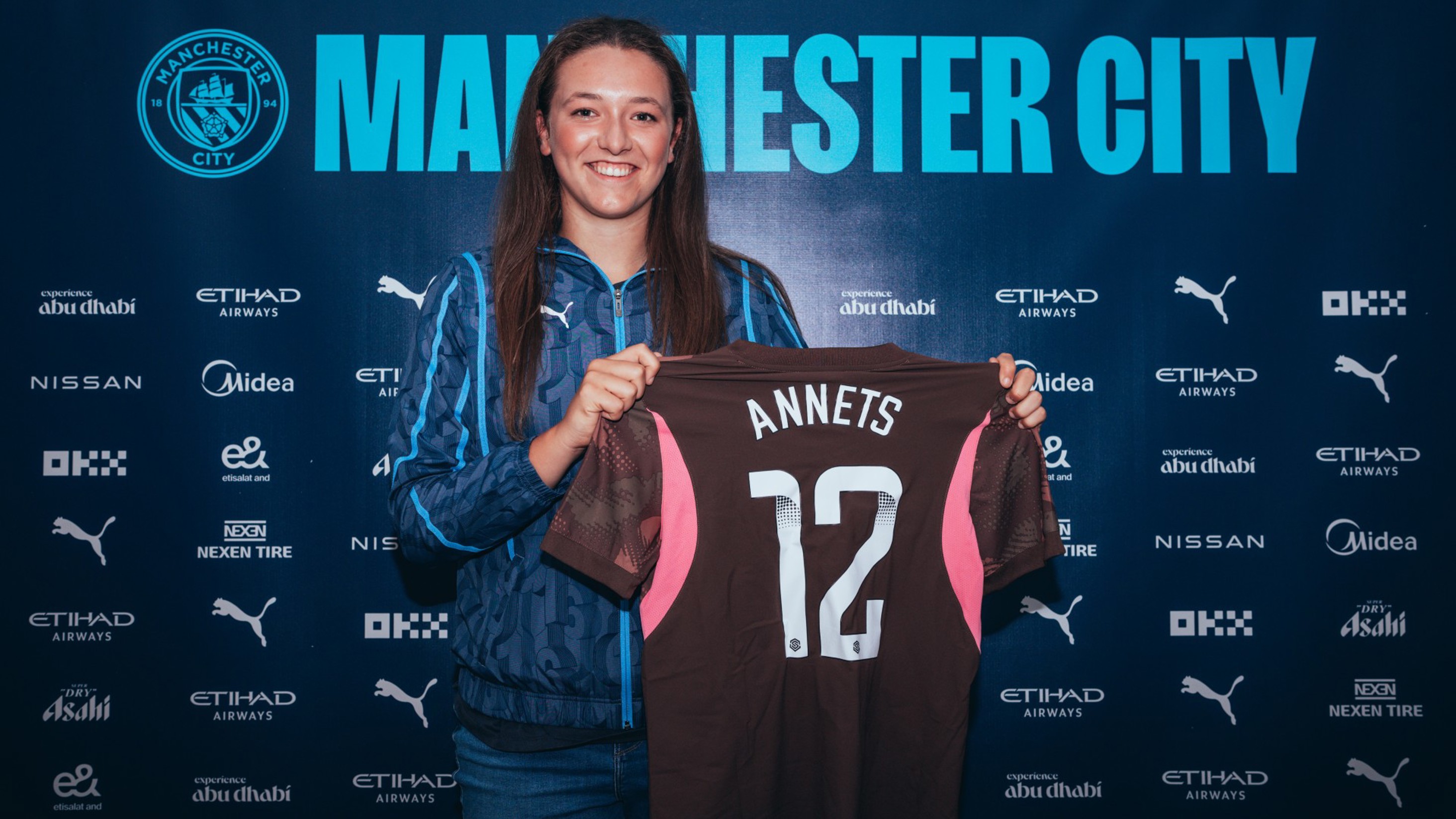 Gallery: Welcome Eve Annets!