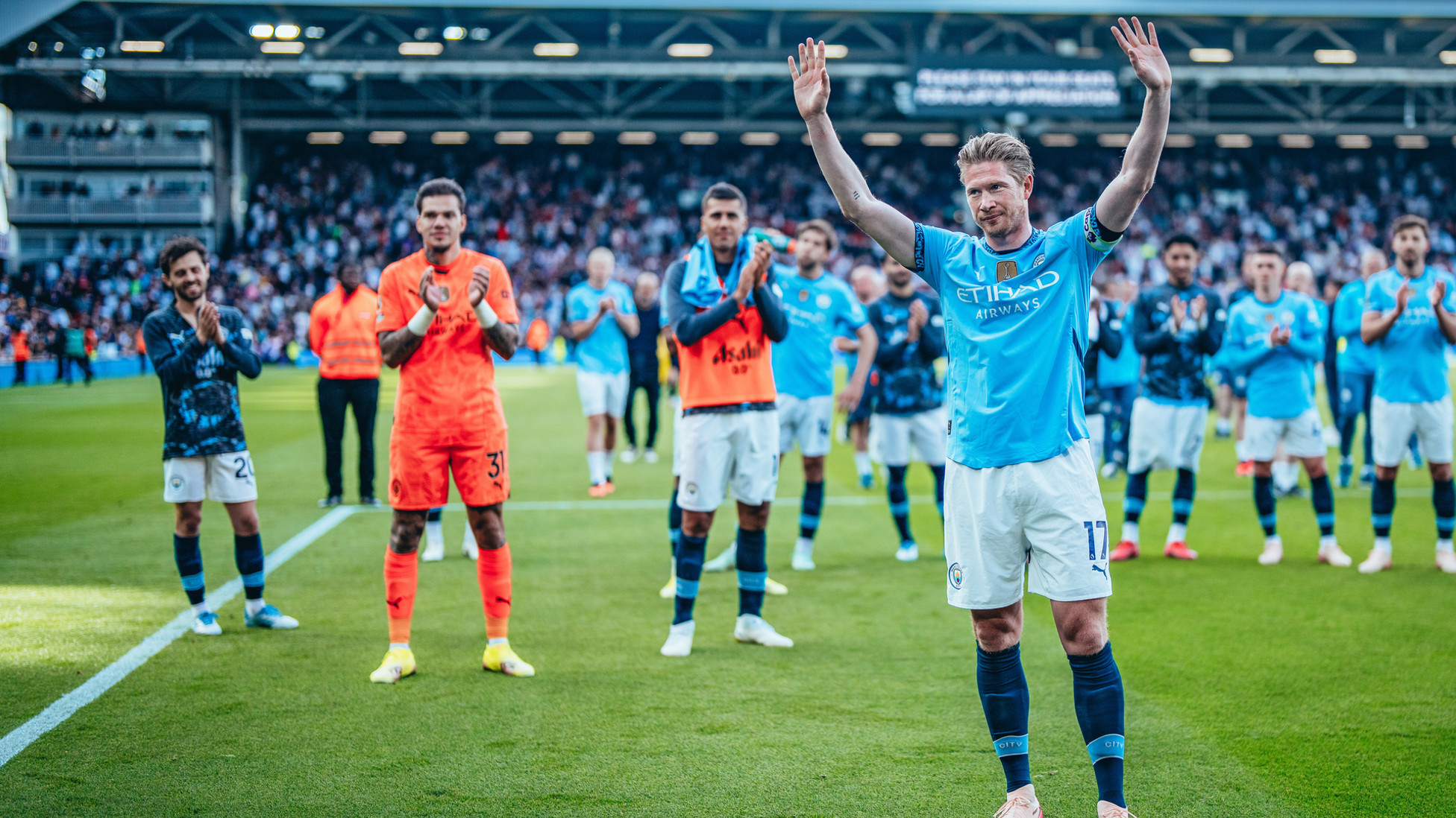 Gallery: Final day victory at Fulham as KDB waves to the fans!
