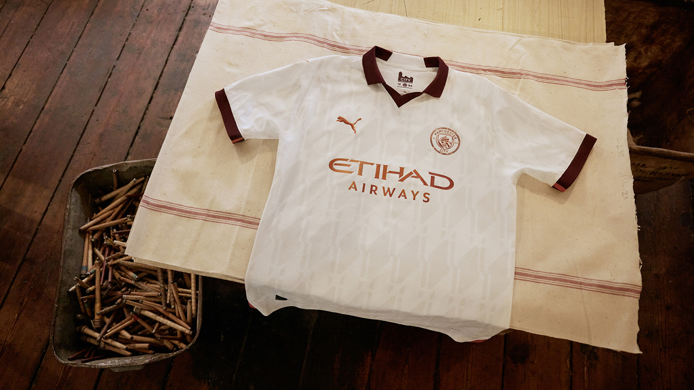 Behind the scenes: Away kit launch!