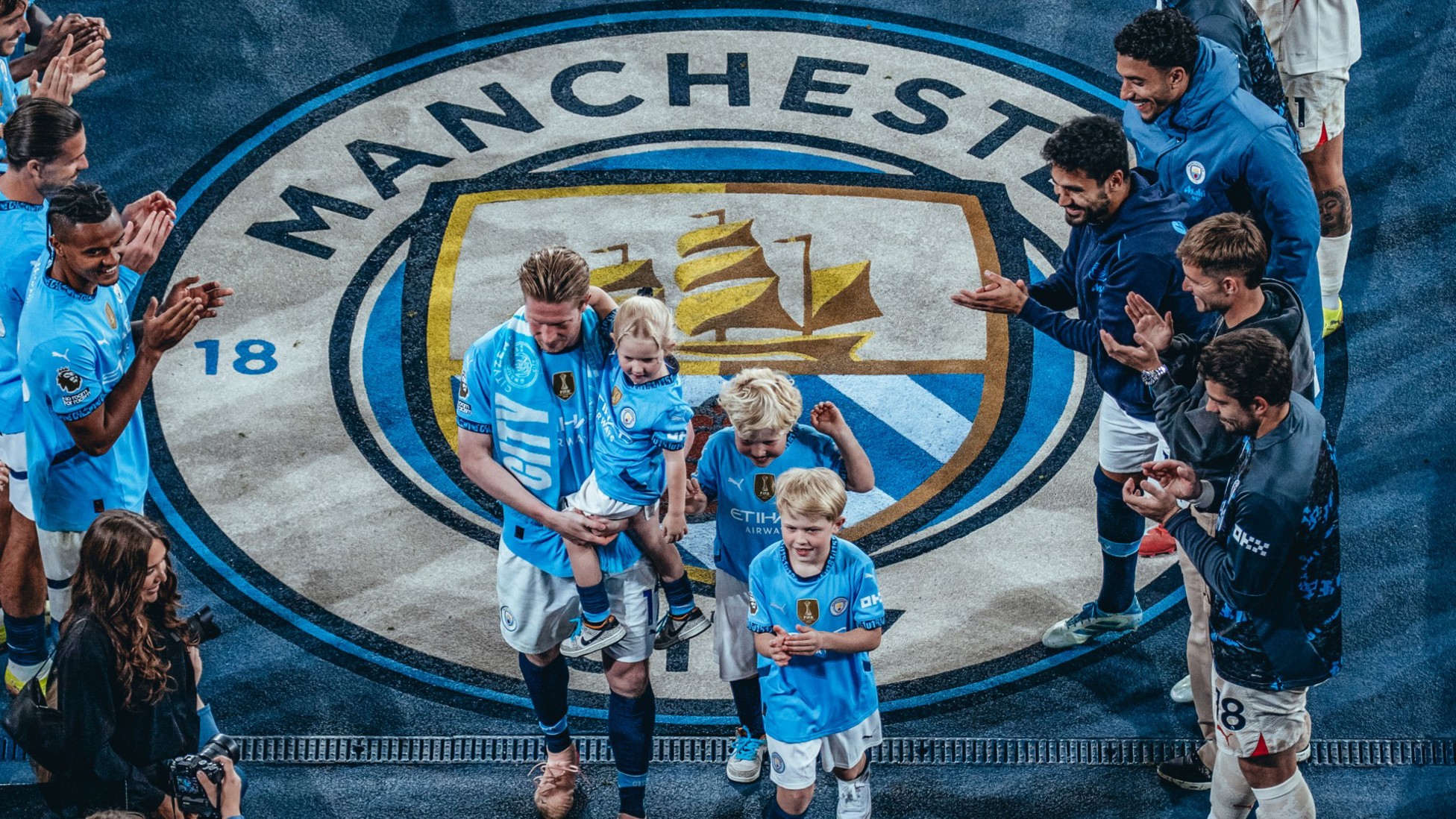 ¡El emotivo adiós a KDB en el Etihad Stadium!