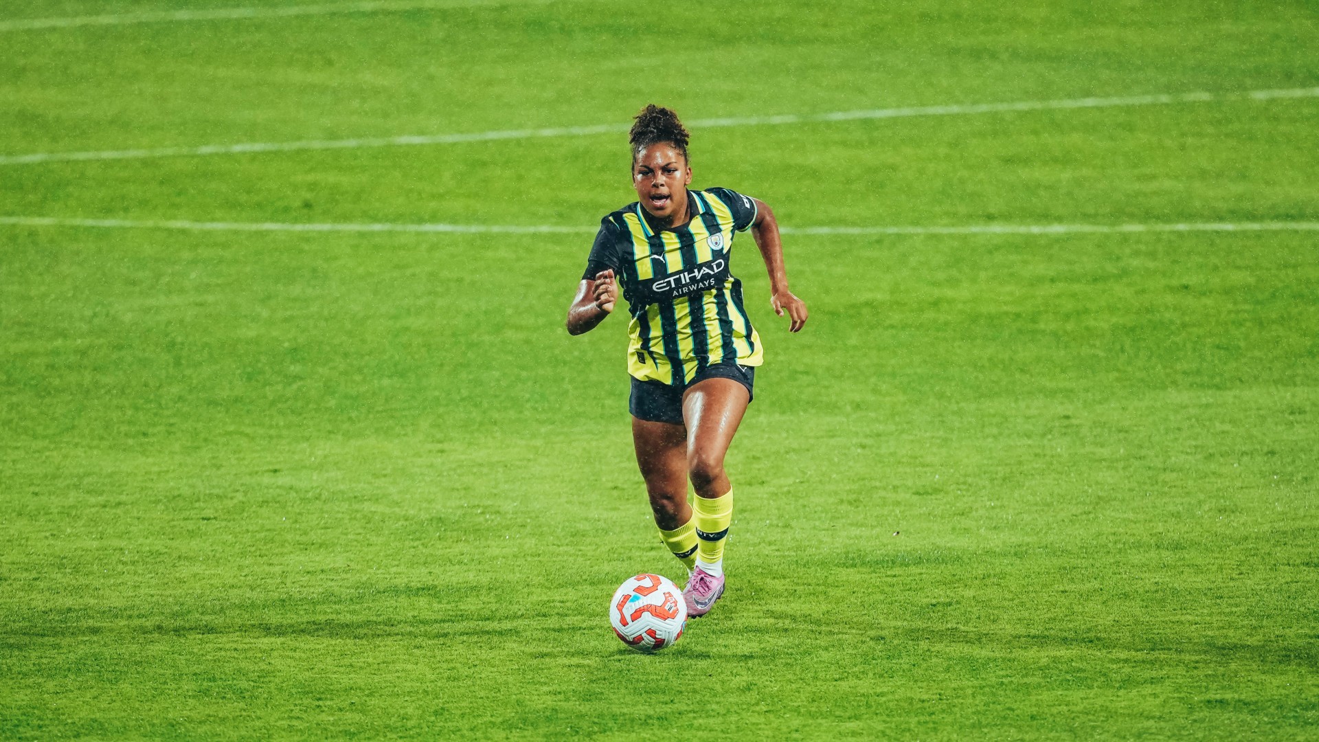 Lewis joins Derby on dual registration