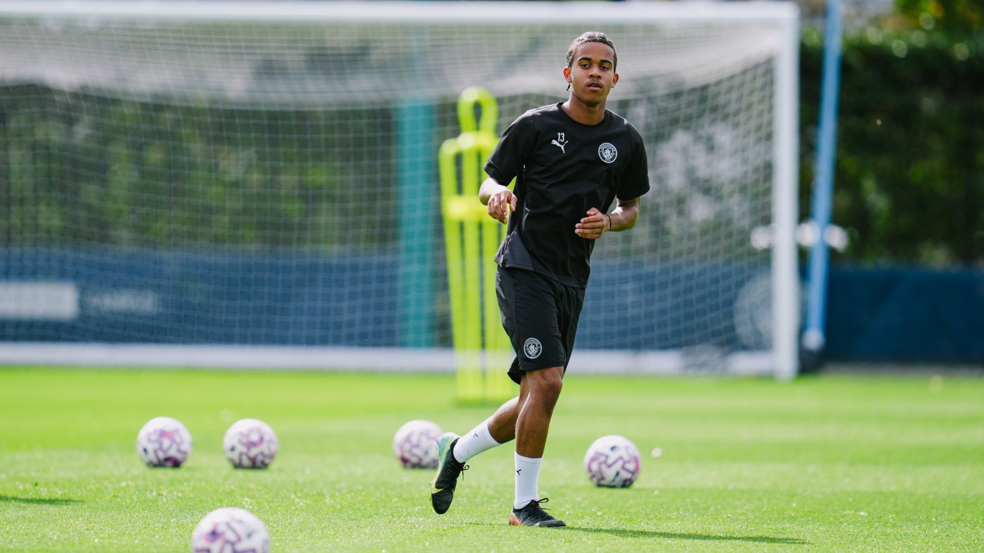 U18 training gallery: Building to Blackburn