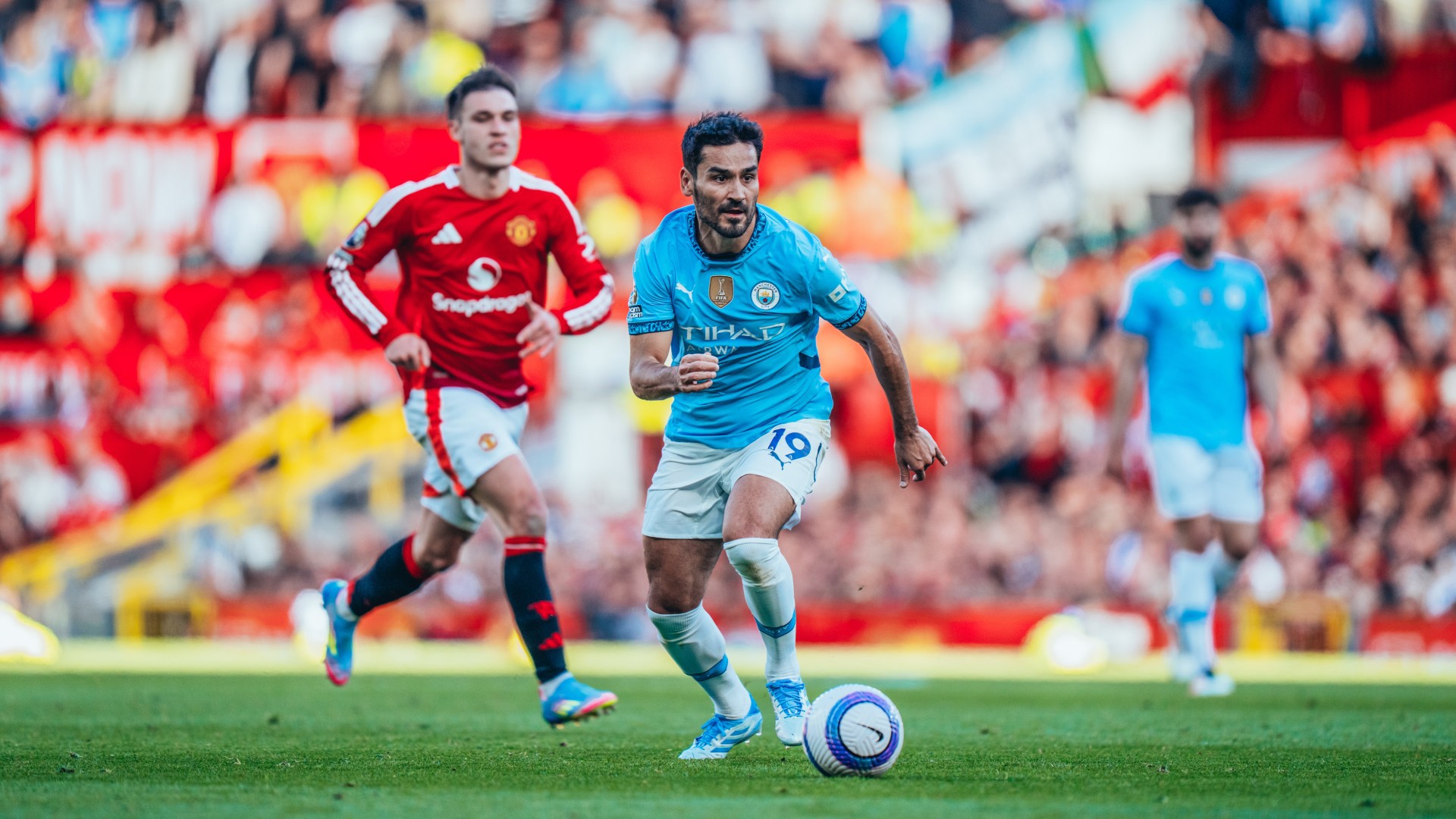 Honours even in 196th Manchester derby
