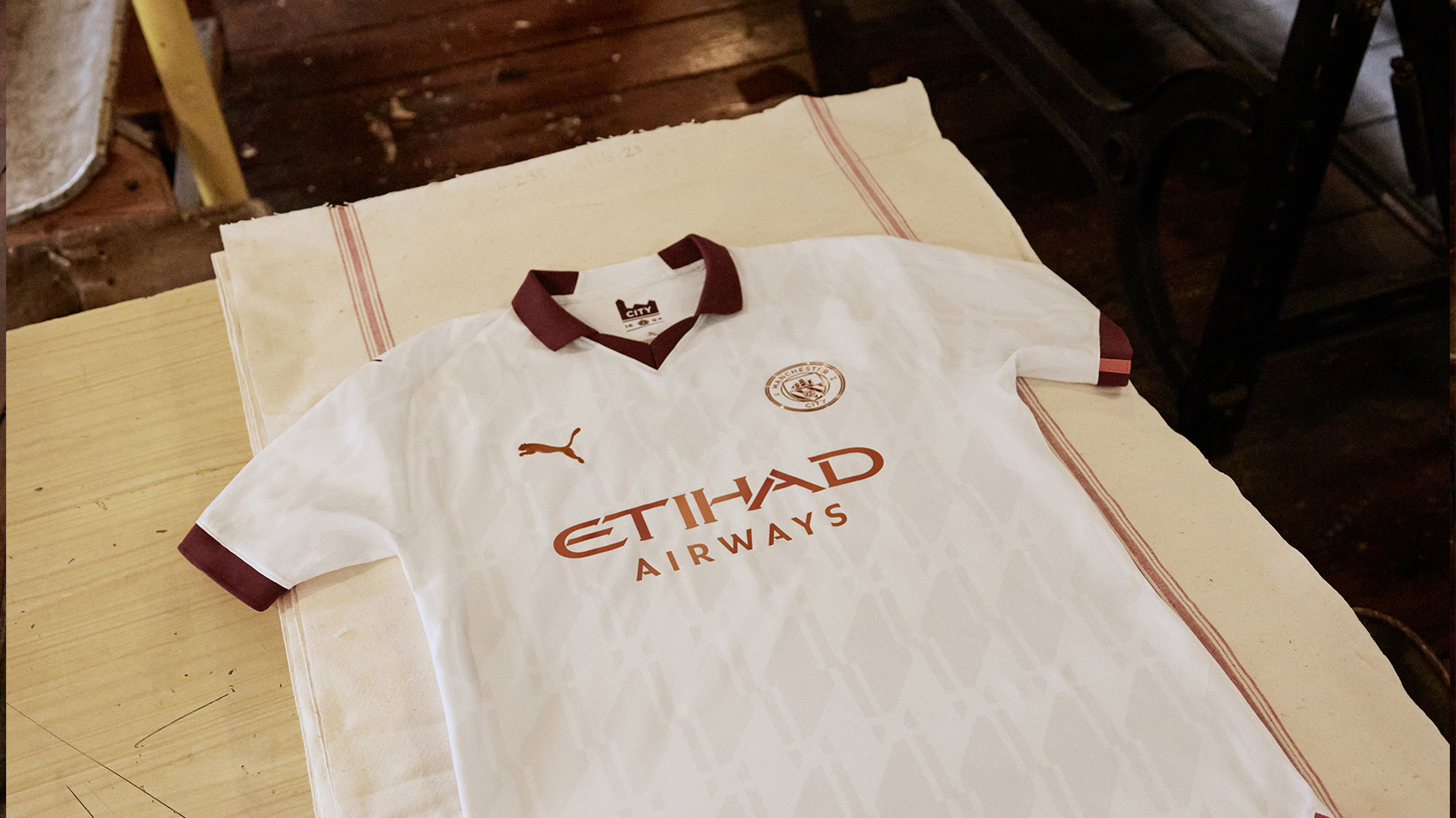 Behind the scenes: Away kit launch!
