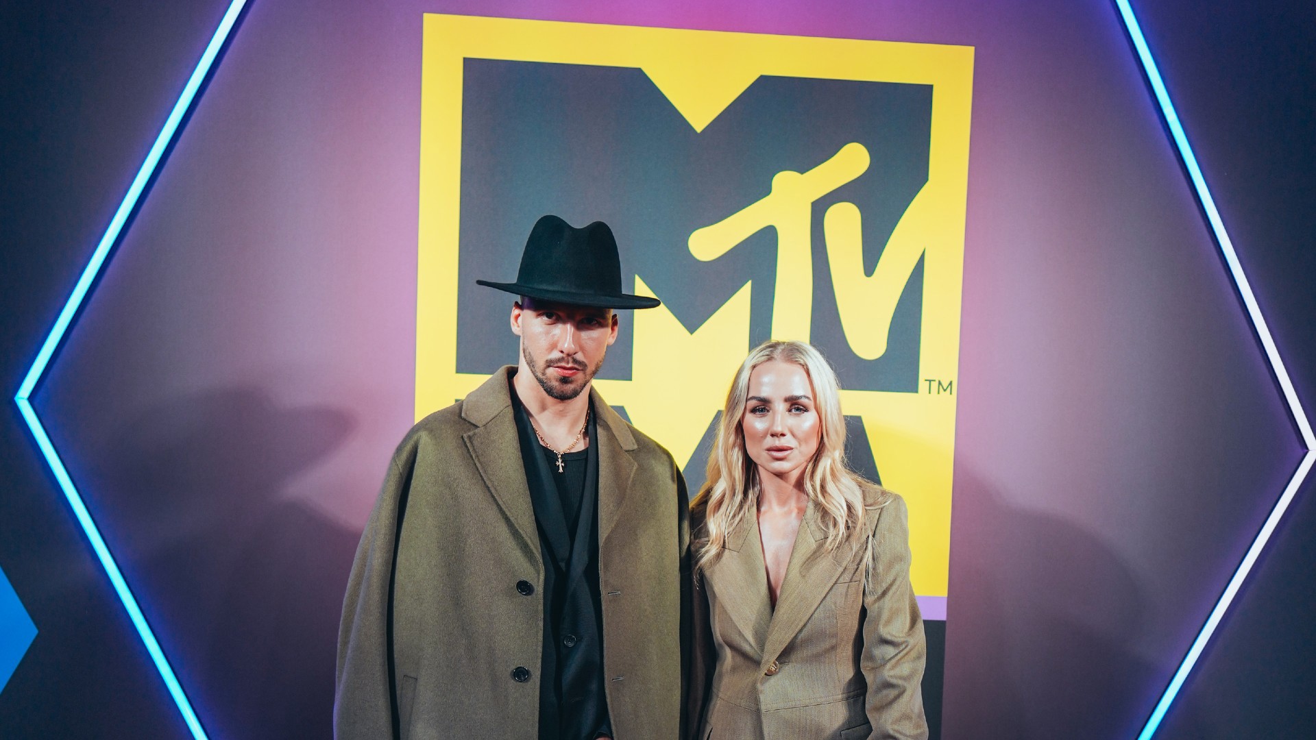 Estrelas globais chegam ao Etihad Campus para MTV Music Awards