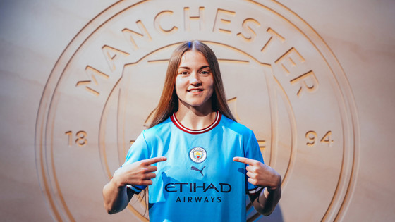 Jess Park Pens New Deal