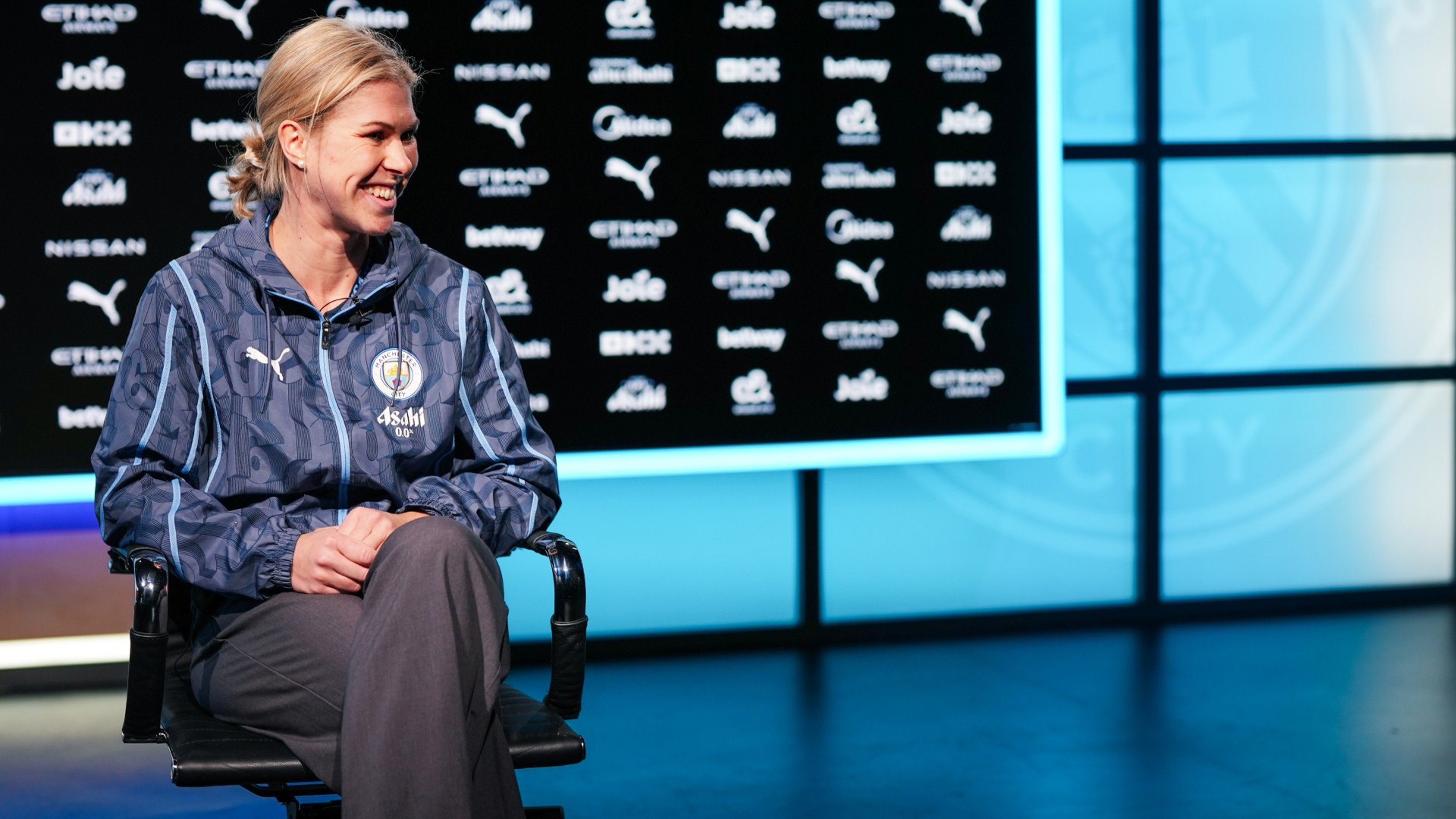 Gallery: Knaak in the door