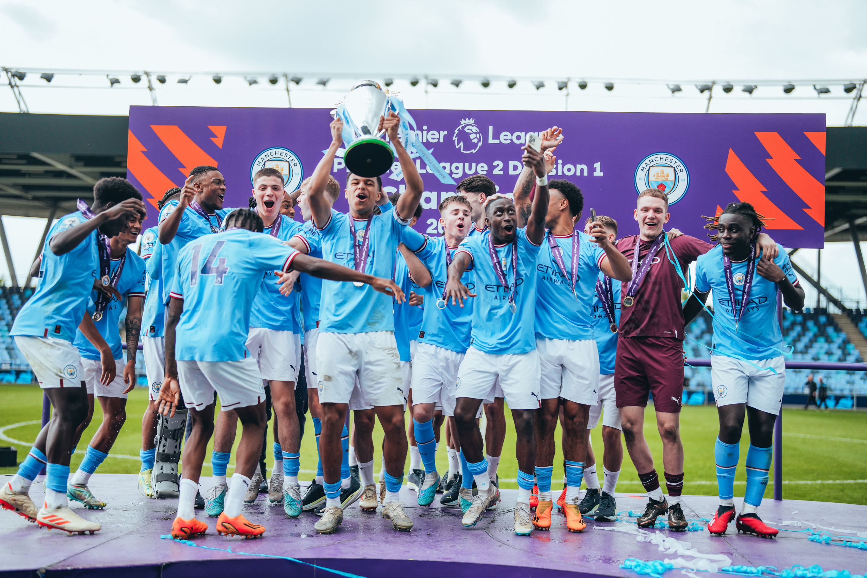 Gallery: EDS lift third consecutive Premier League 2 trophy!