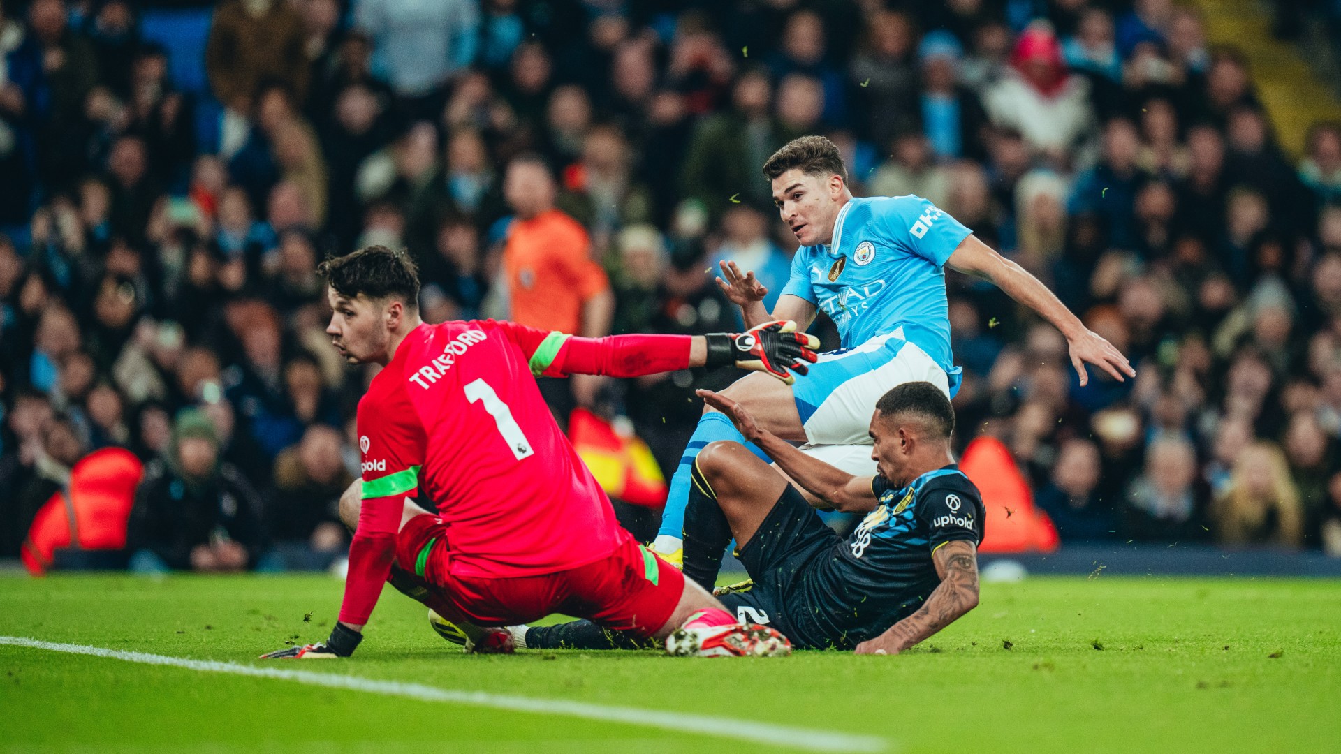 Birthday boy Alvarez hits double as City go second with victory over ...