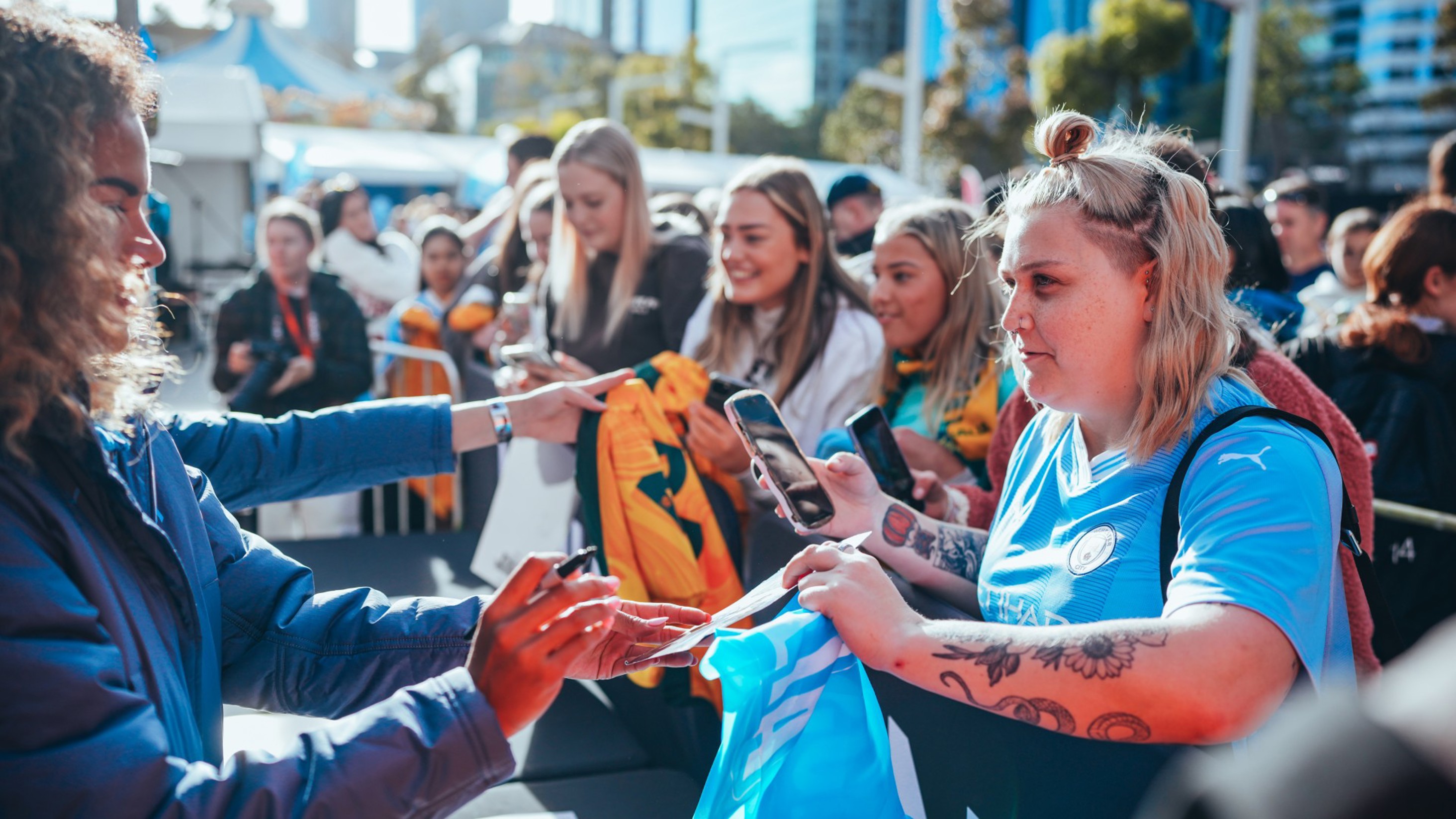 Gallery: Fans flock to central Perth to see our City stars!