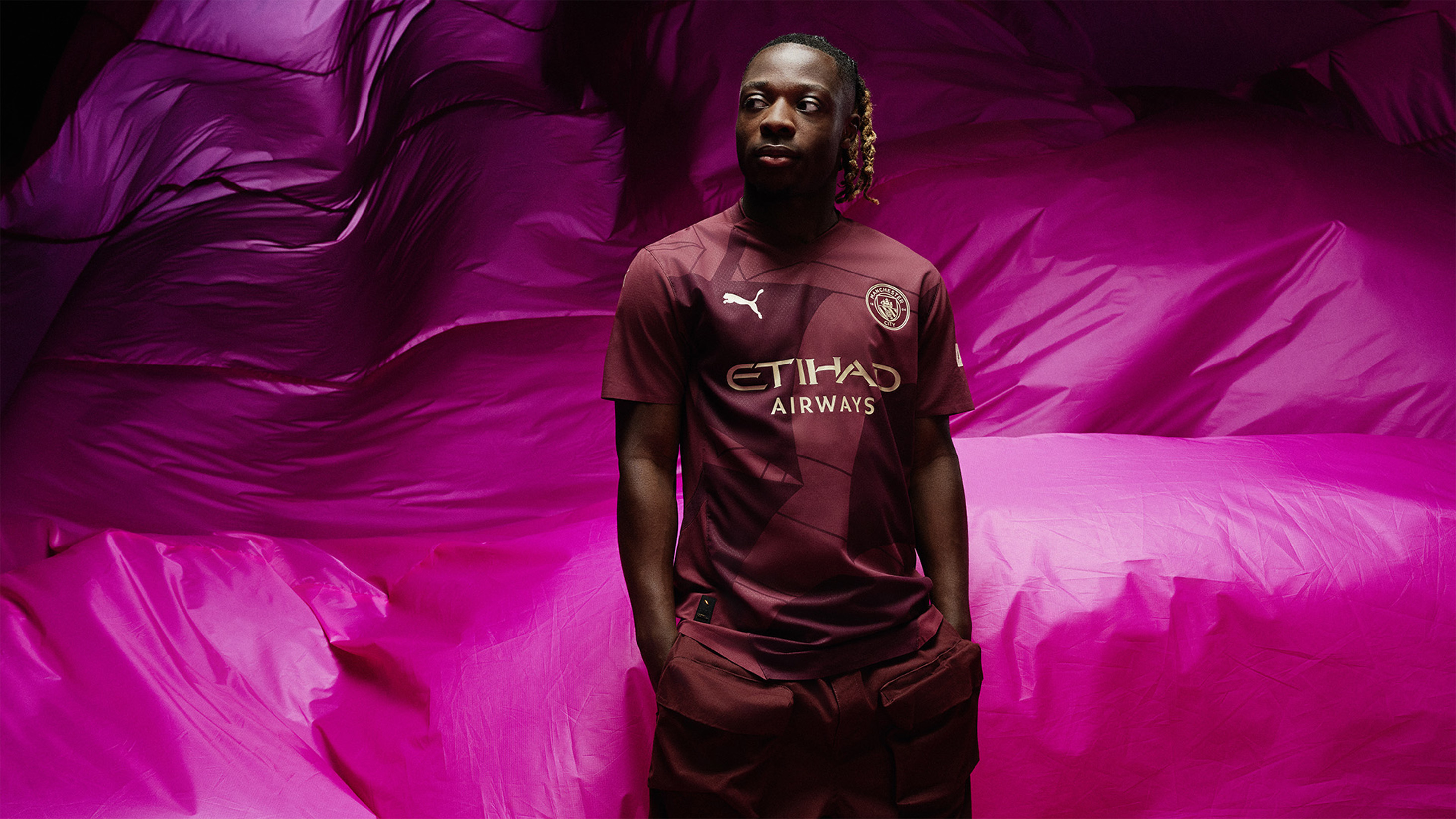Galeria: Lançamento do terceiro kit do Manchester City 2024/25
