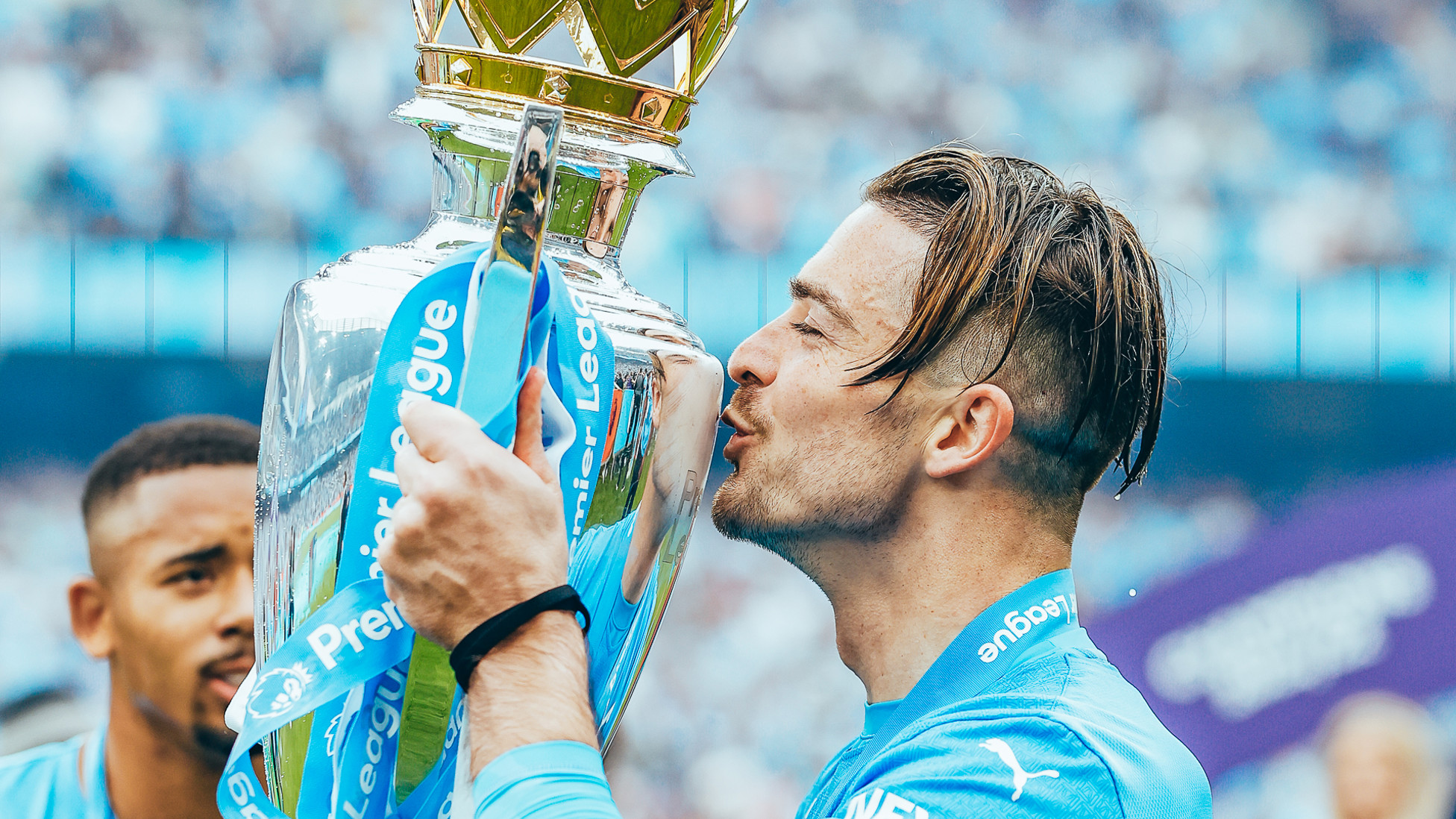 Gallery: The 2021/22 Premier League trophy lift!